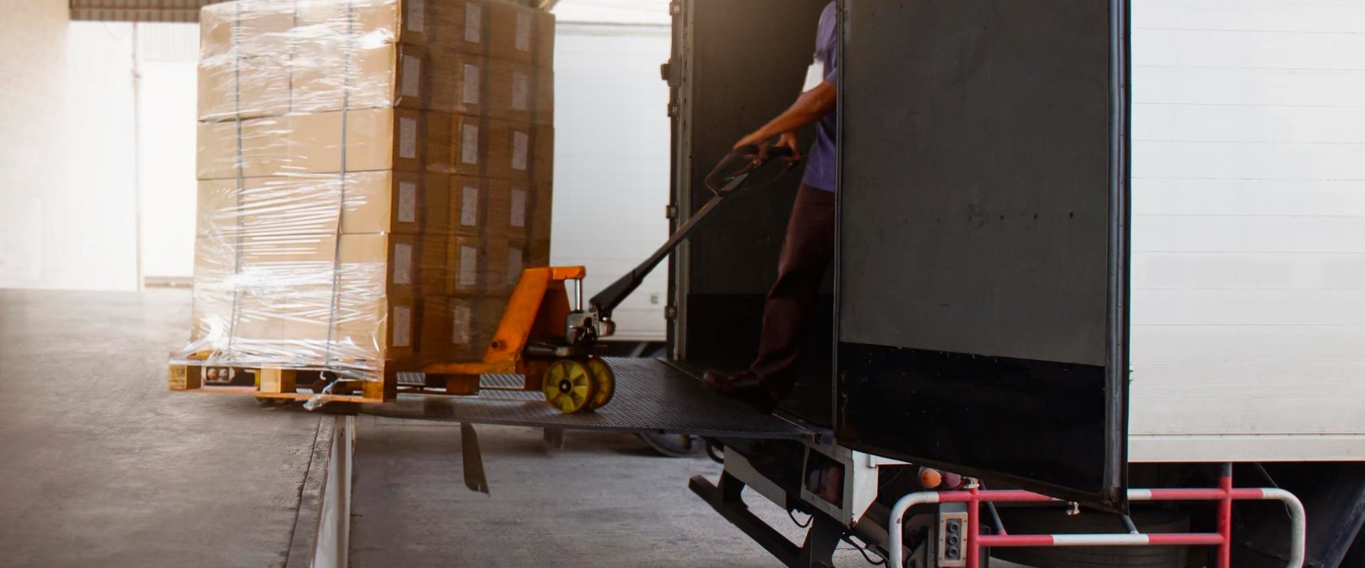 Everything You Need to Know About Contract Carriers